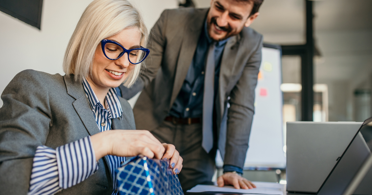 Gift Card Etiquette: Dos and Don'ts for Professional Gifting